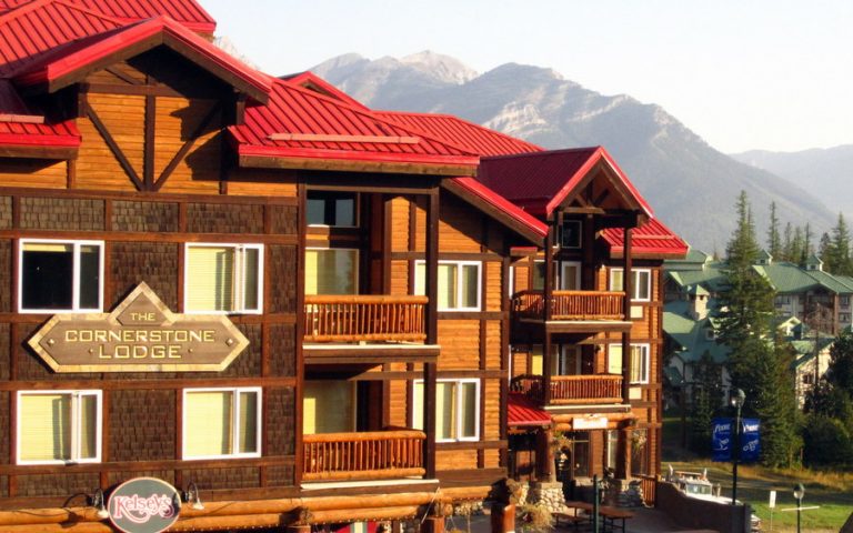 Fernie Resort Accommodations - Cornerstone Lodge Fernie BC